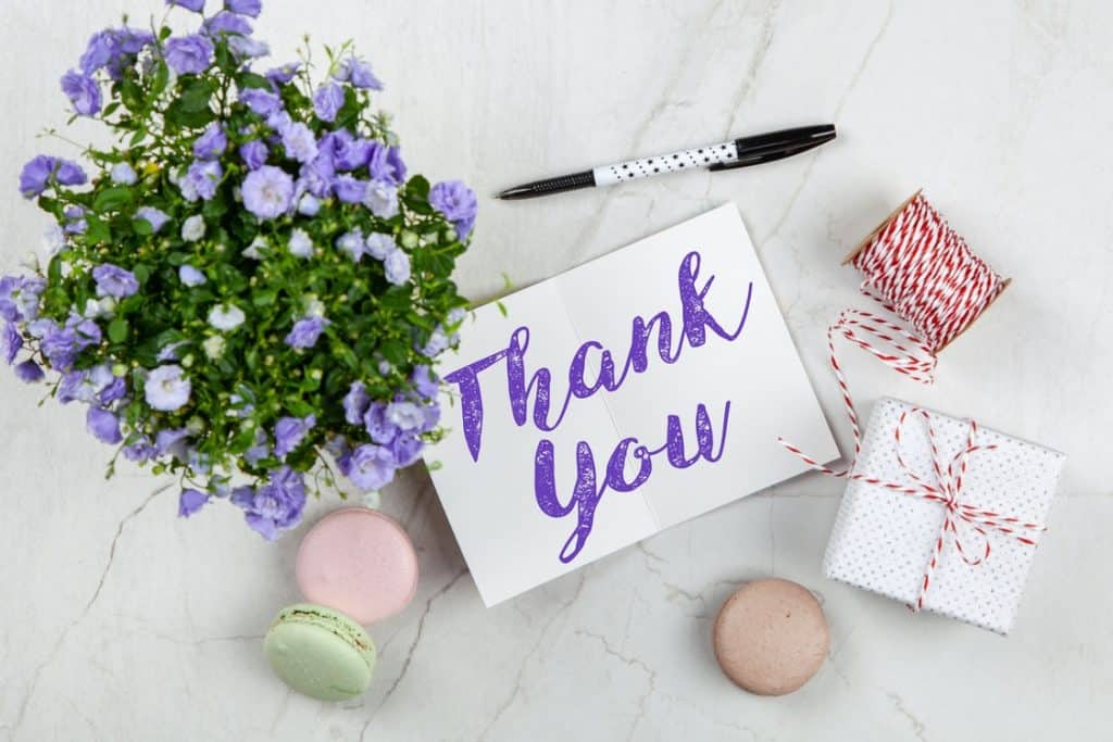 Thank You Note for Wedding Guests: 20 Examples & Templates