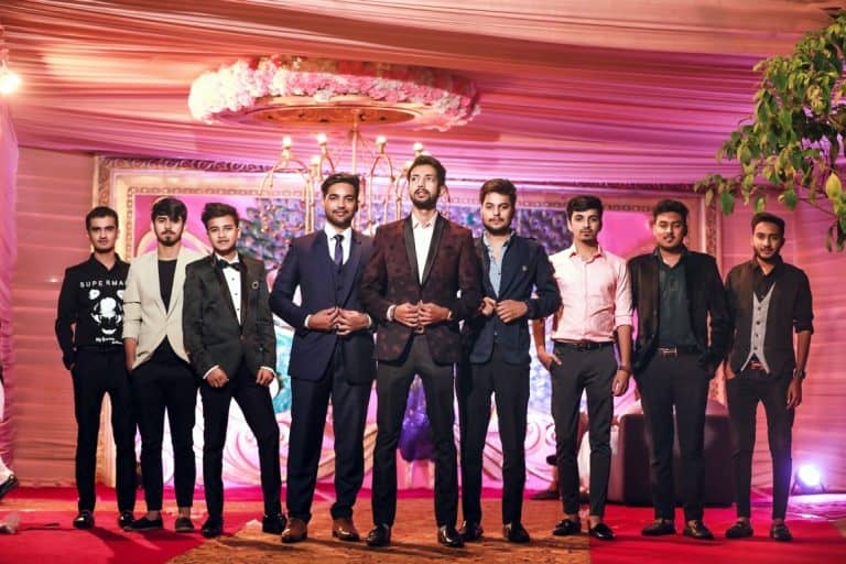 Wedding Party Introductions: How-To Guide With 25 Examples