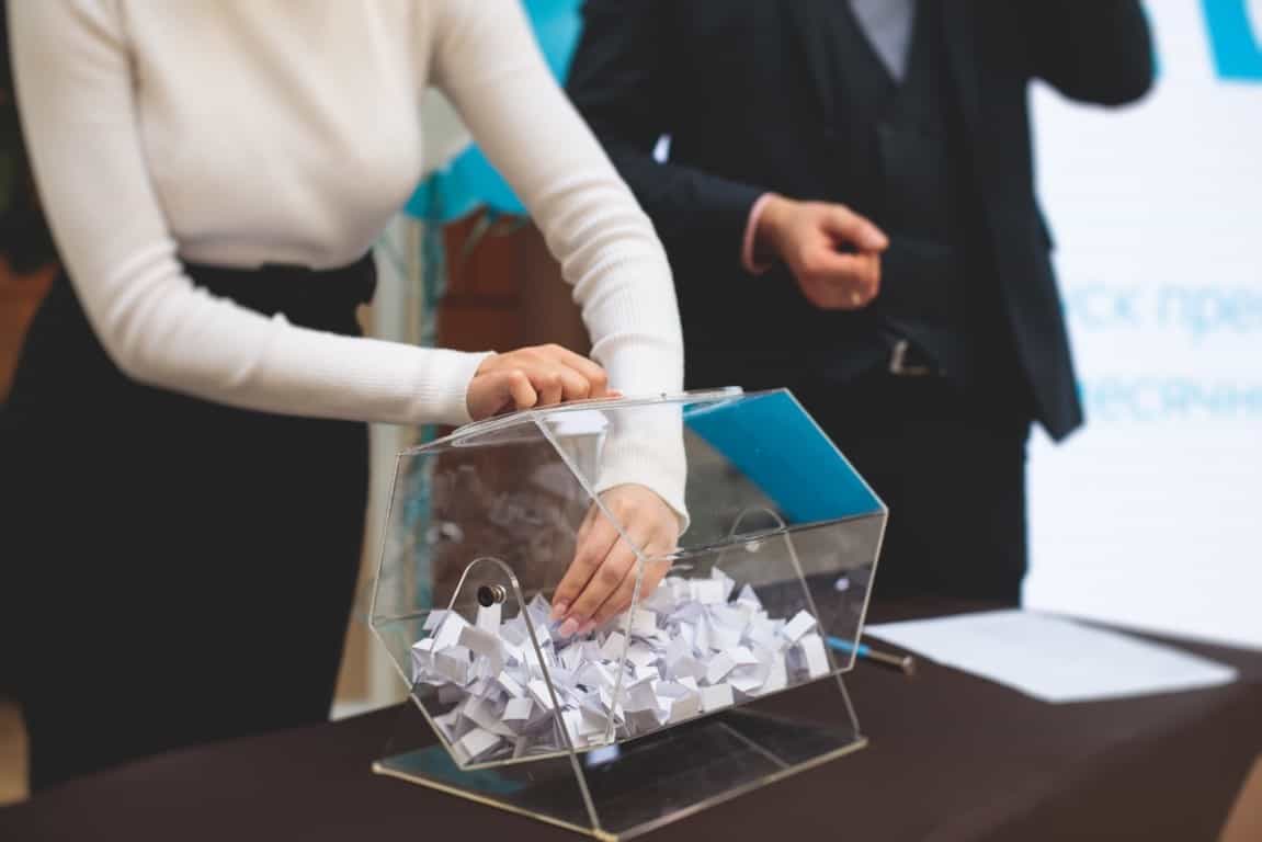 8 Creative Bridal Show Raffle Ideas to Boost Business
