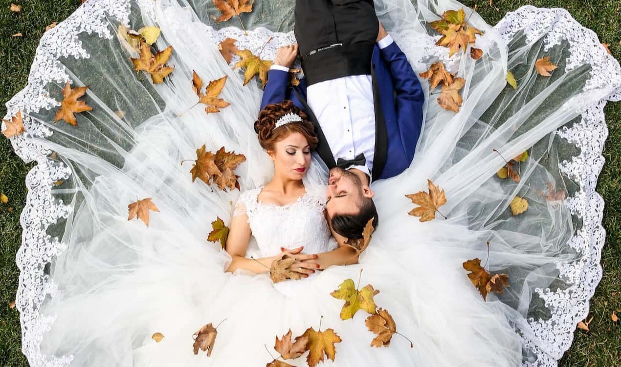 14 Unique Spanish Wedding Readings & Scripts