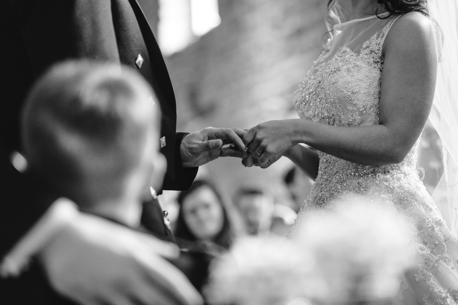 14 Unique Spanish Wedding Readings & Scripts